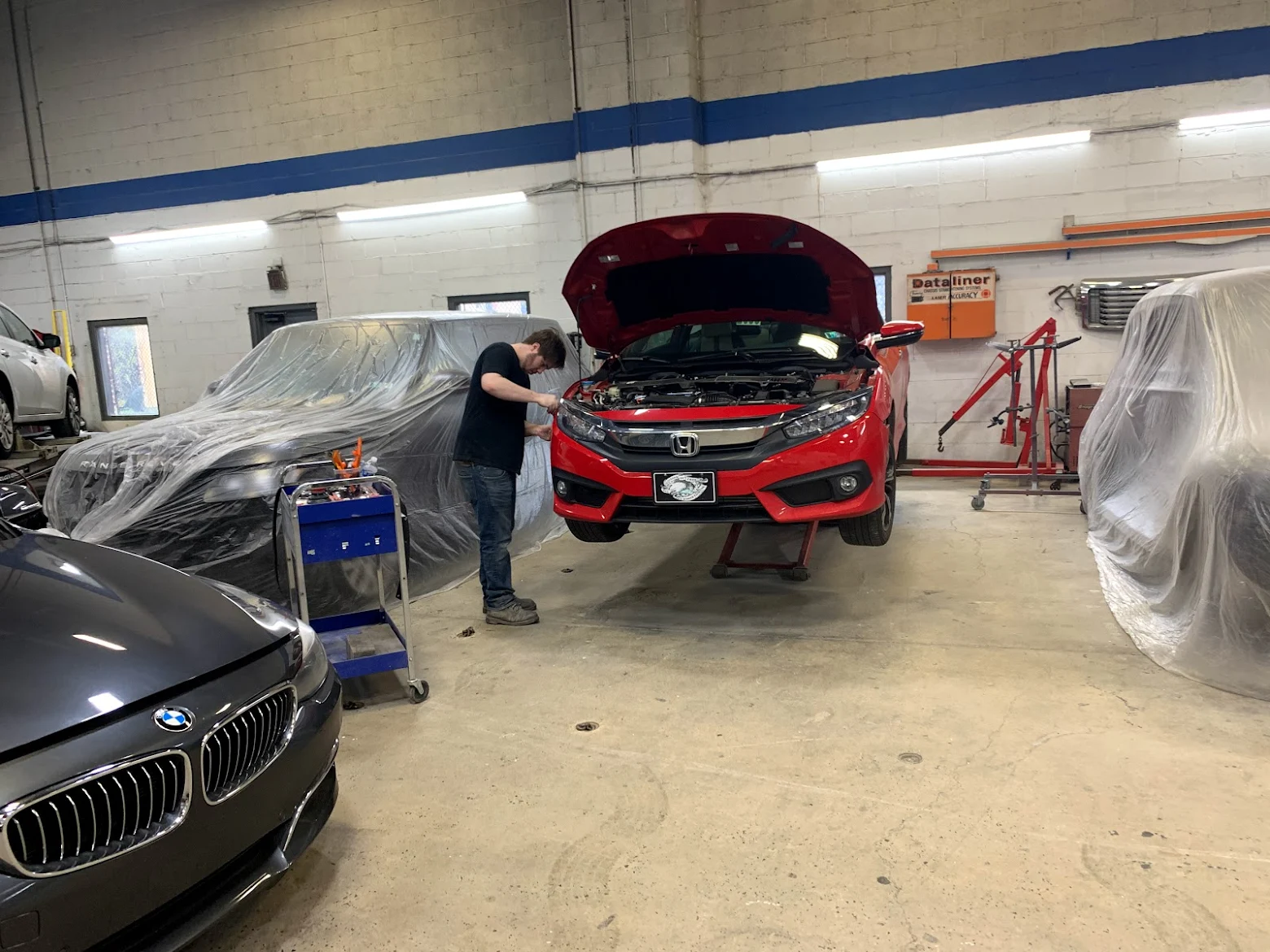 5 Signs You Need Auto Body Repair Services | Modern Collision Center